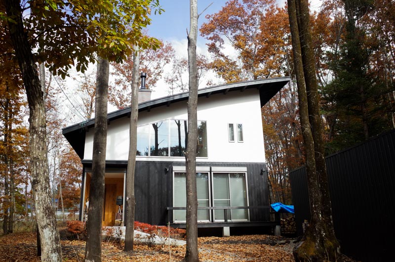 【追分／土地】別荘に適した、ゆとりの約330坪！ 軽井沢の豊かな自然に囲まれたプライベートな空間を。 - タウナー不動産